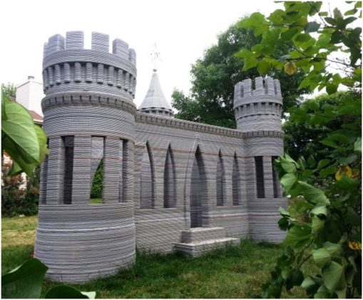 Man Builds Castle Using 3D Printer