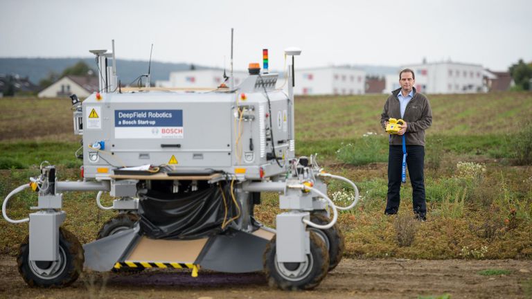 This Robot Can Effectively Kill Weeds, Ending The Need For Herbicide ...